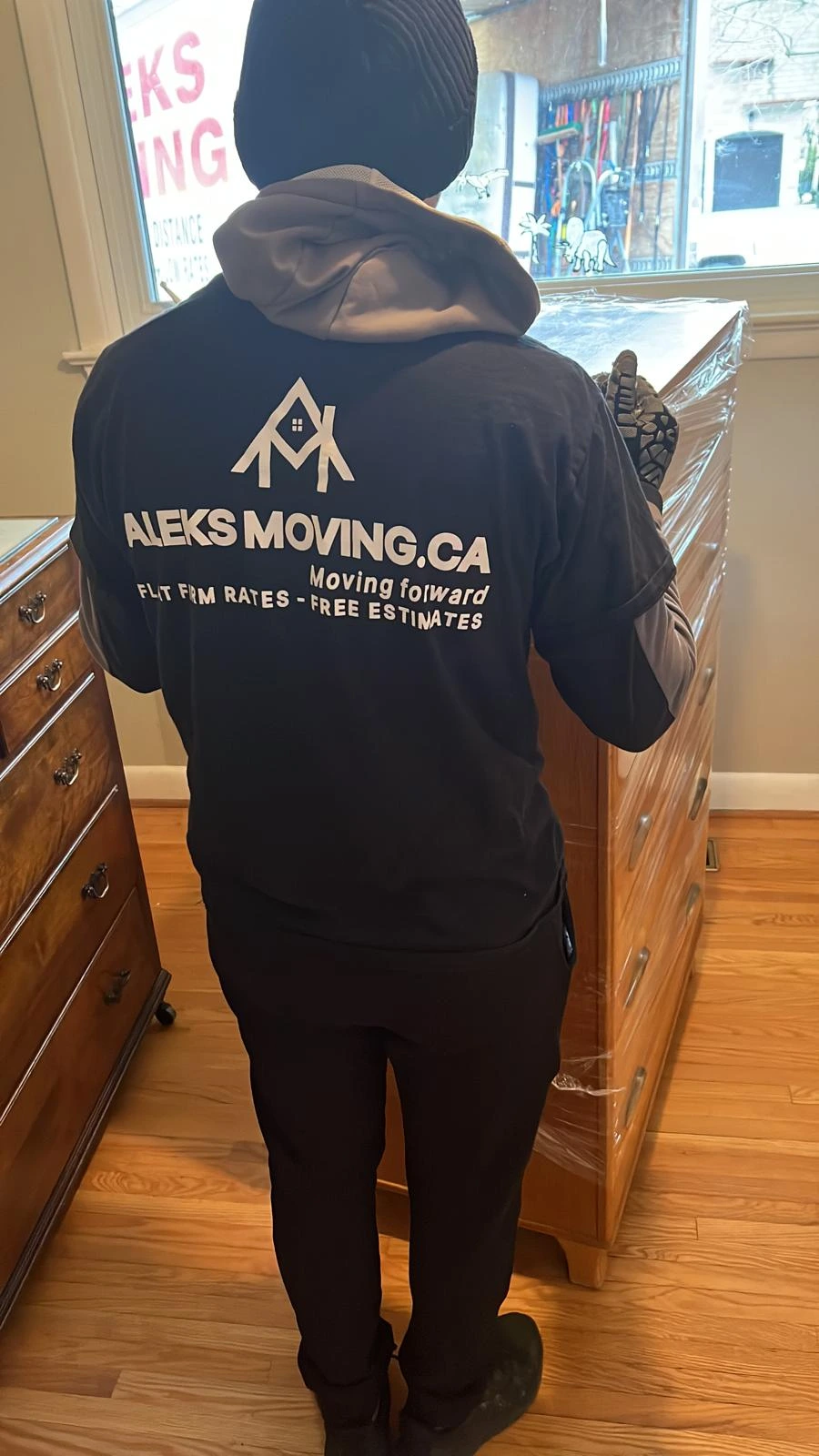 Tips for Packing Clothes When Moving? | Aleks Moving